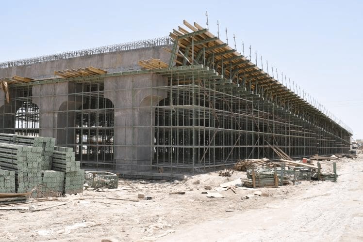 محافظ ذي قار يوجه انذارا نهائيا للشركة المنفذة لمجسر الاسكان الصناعي